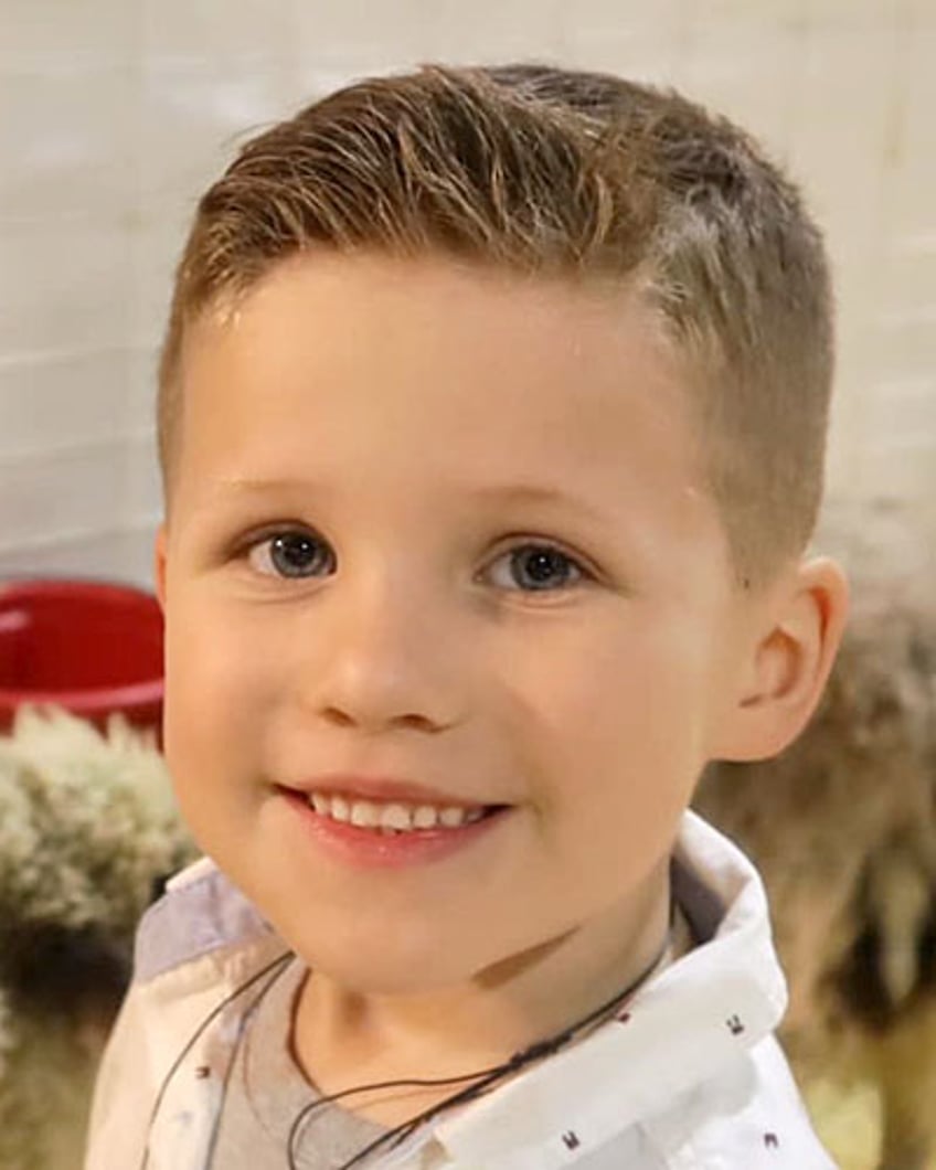 Stop Child Abuse - Benjamin Peterson Desaparecido desde nov 17, 2021 en Los Angeles, CA